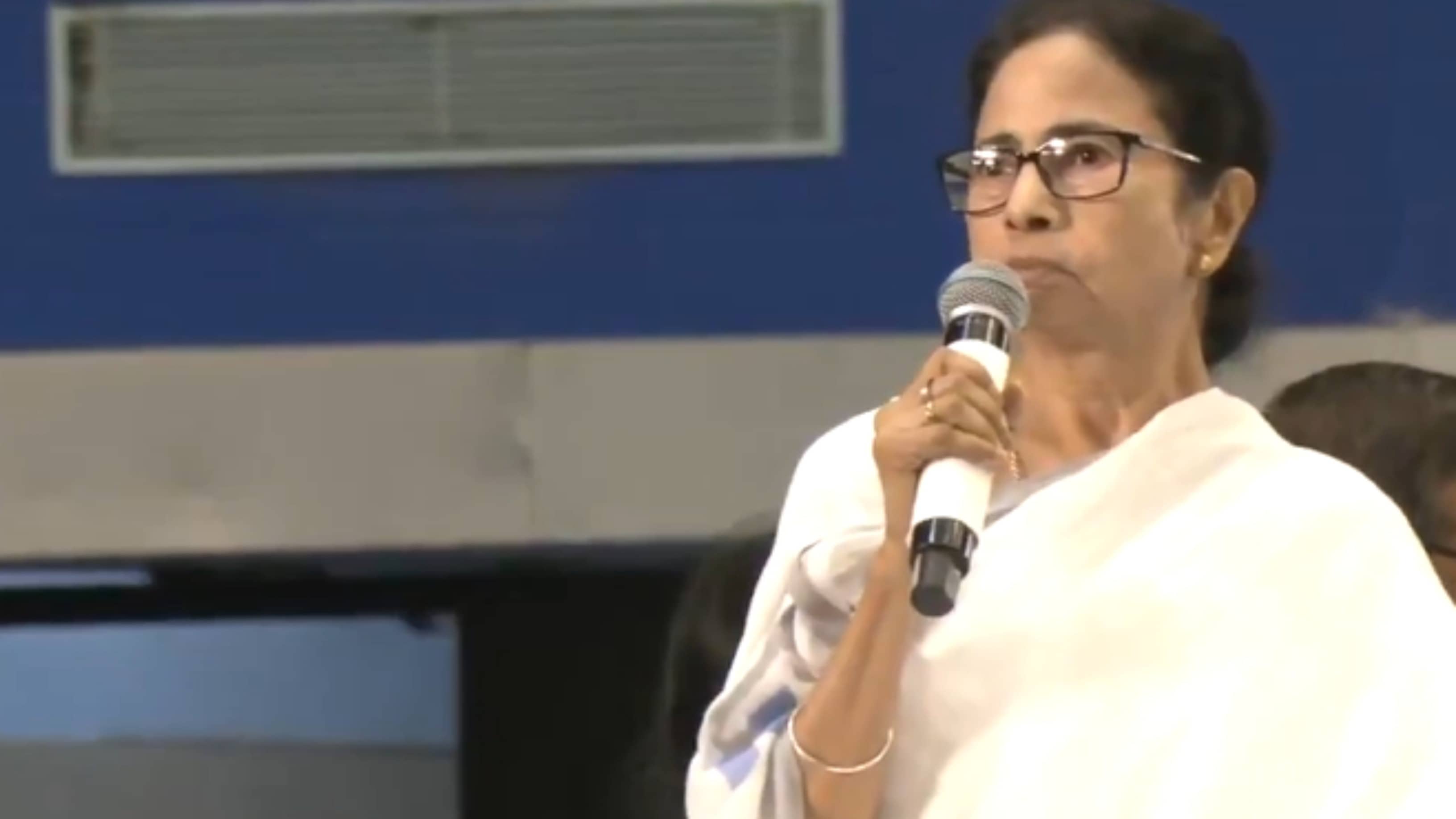 Mamata Banerjee Meets Sacked Teachers, Calls SC Verdict A 'Conspiracy' | Republic World