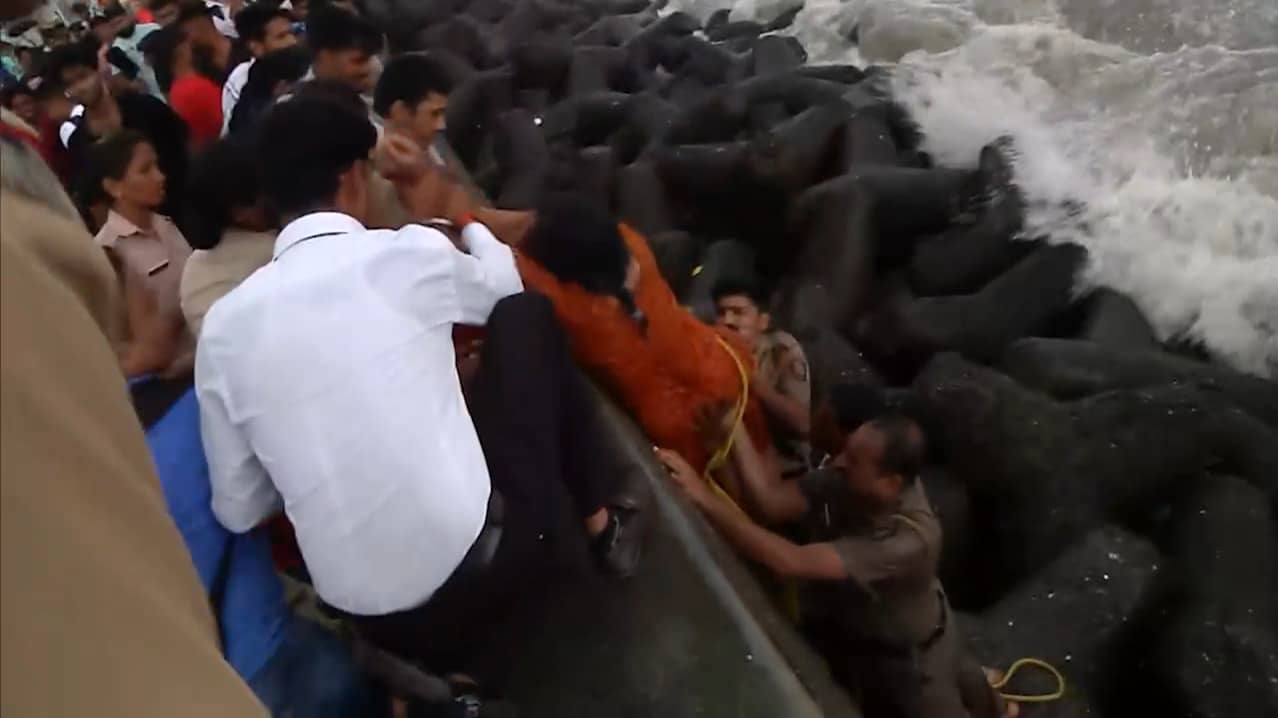 Daredevil Mumbai Cops Jump Into Sea Saves Old Age Woman Who Slipped At