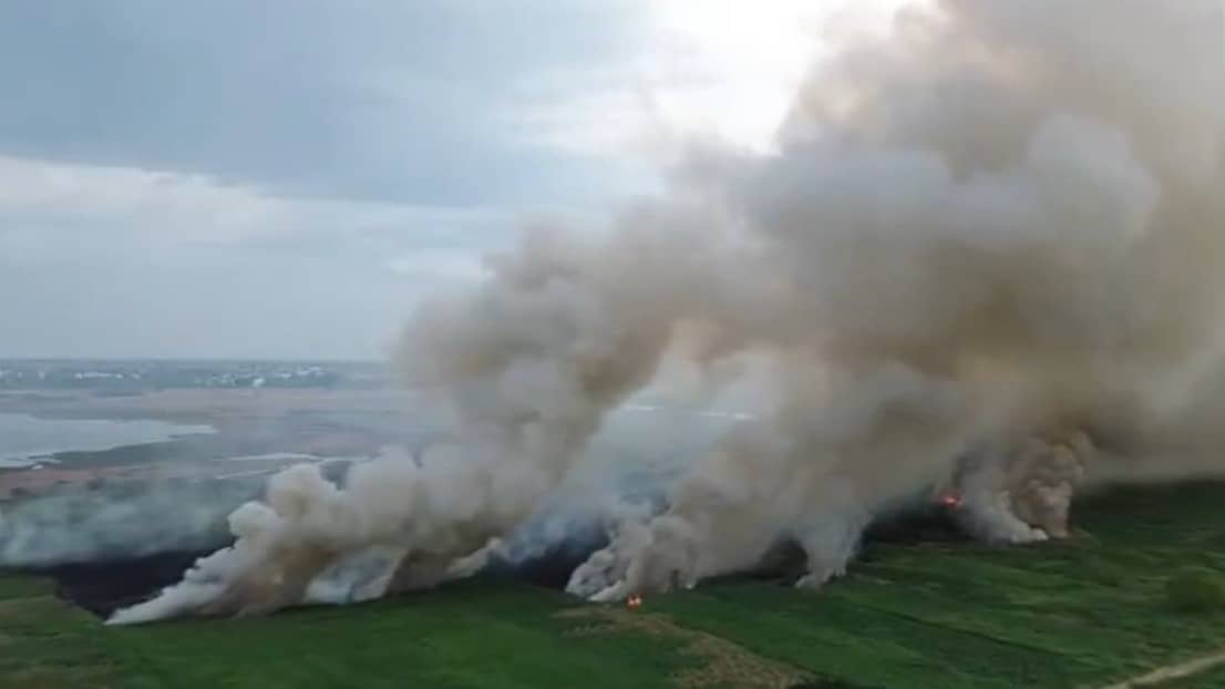 Video: Thick Smoke and Flames Engulfed in Sky As Massive Fire Breaks ...