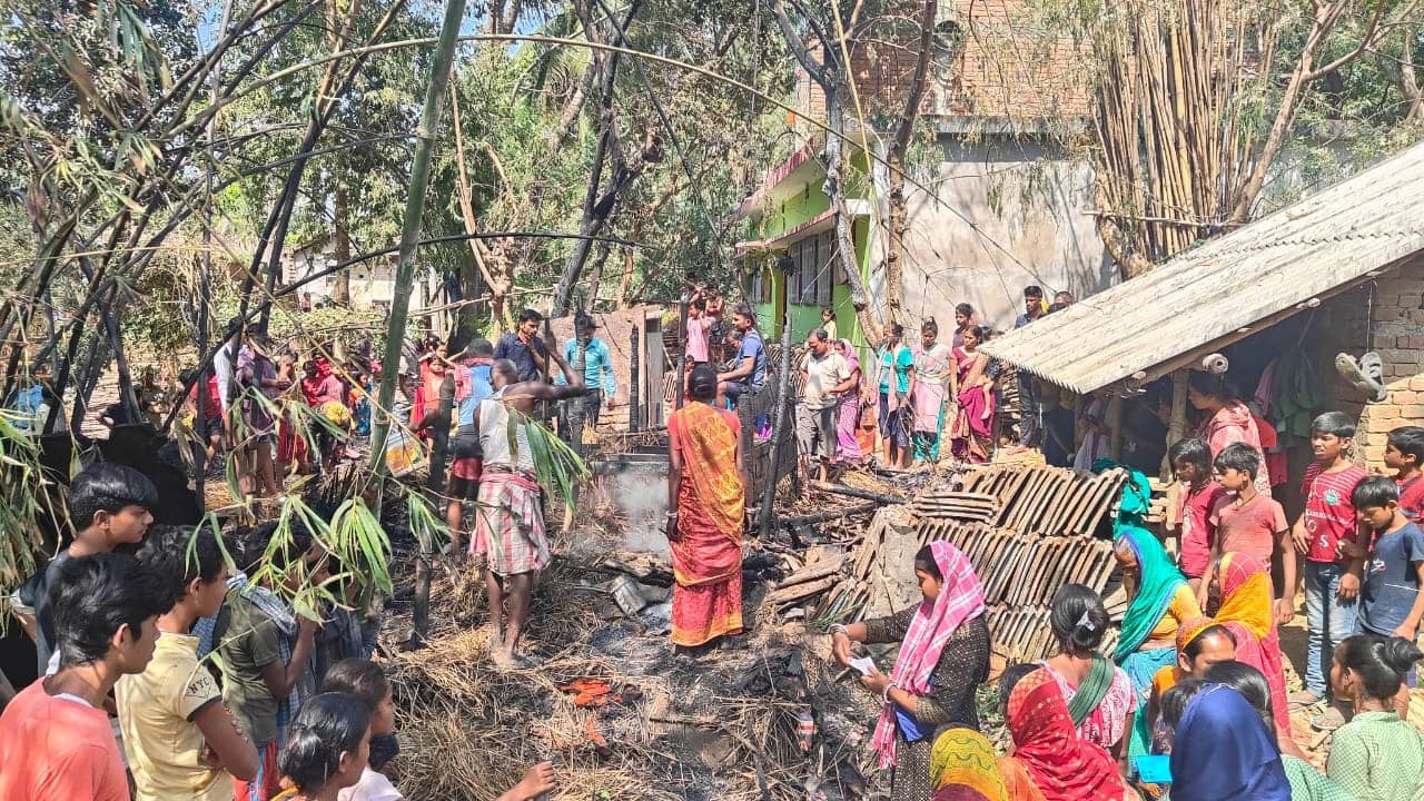 Massive Fire in Sahibganj’s Rajmahal Block Guts Three Homes, Loss in ...