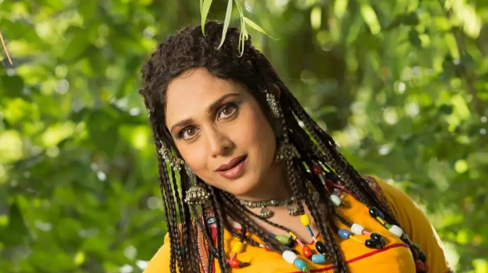 At 60, Veteran Actor Meenakshi Seshadri Wishes To Do An 'Item Number ...