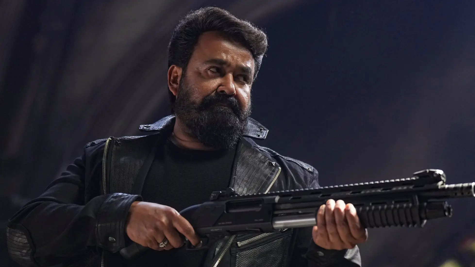 WATCH - L2 Empuraan: Mohanlal Watches First Show With Son Pranav, Wife ...