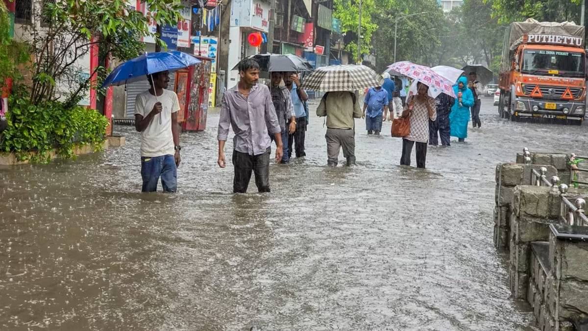 Heavy Rainfall Wreaks Havoc In Mumbai, Schools Shut; Waterlogging, Traffic Congestion Witnessed ...