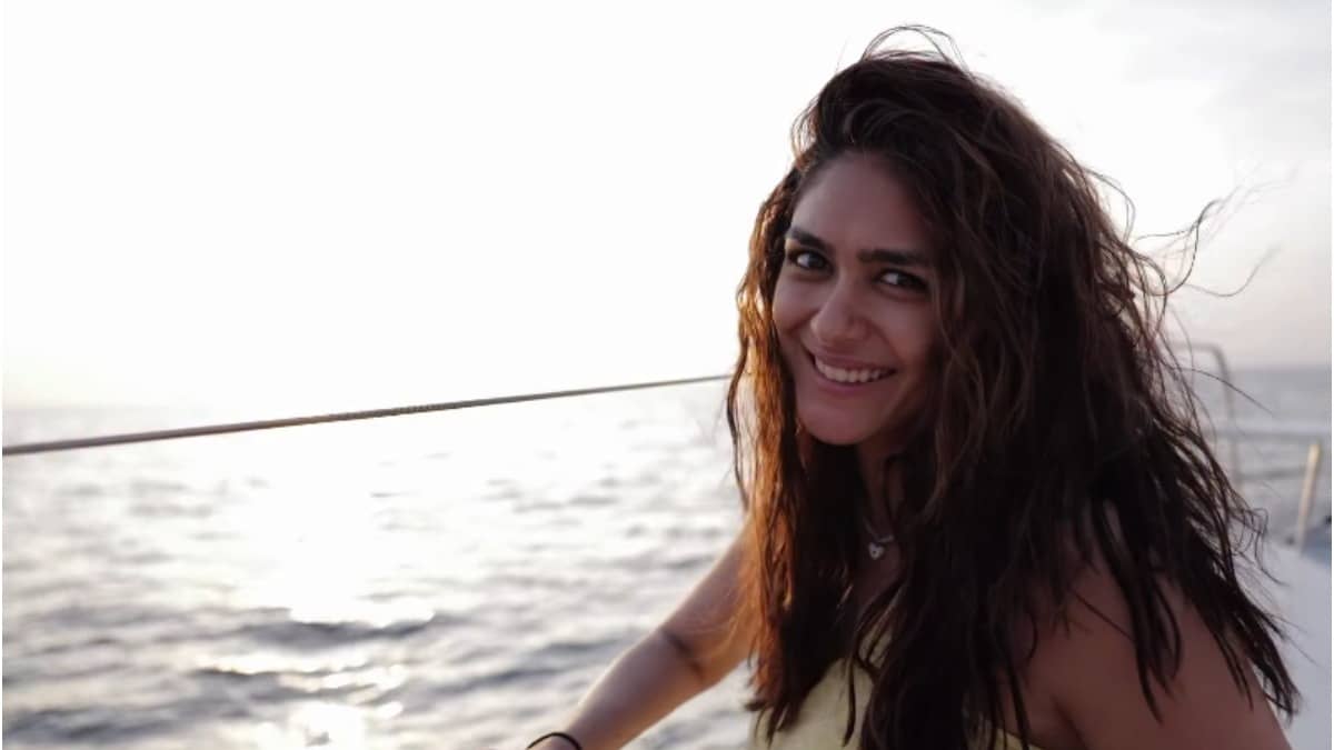 Mrunal Thakur's Dating History Revealed Amid Wedding Rumours With ...