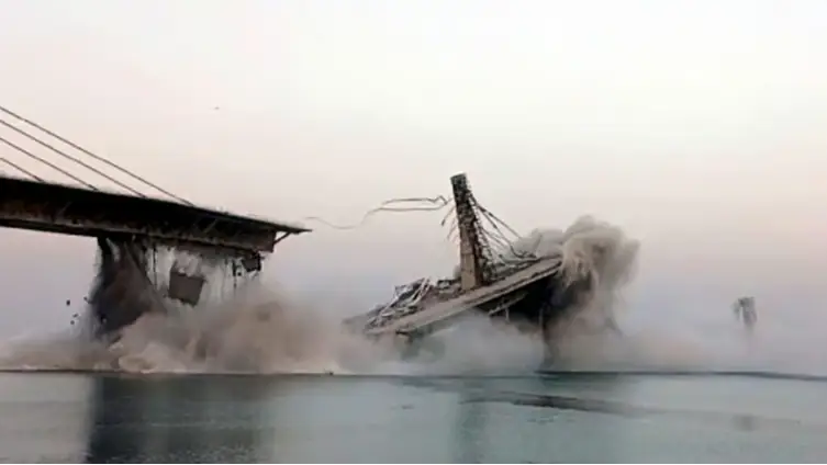 Bridge Over Kiul River Tilts in Lakhisarai, Second Incident in Bihar in ...