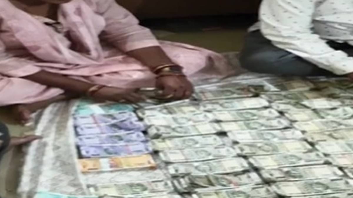 Crores in Cash Thrown Out of The Window! RAID On Odisha Engineer Maxes ...
