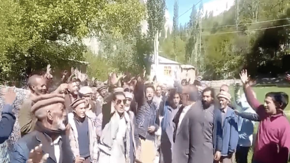 PoK Activists Protest Against Pakistani Bill Allowing Chinese To Carry ...