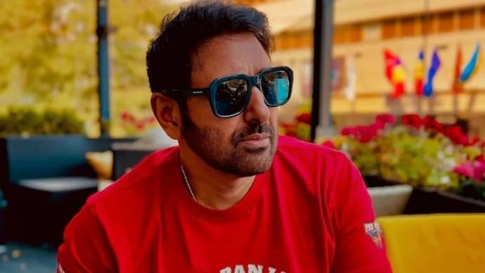 Khosla Ka Ghosla Actor Parvin Dabas Admitted To ICU After Car Accident ...