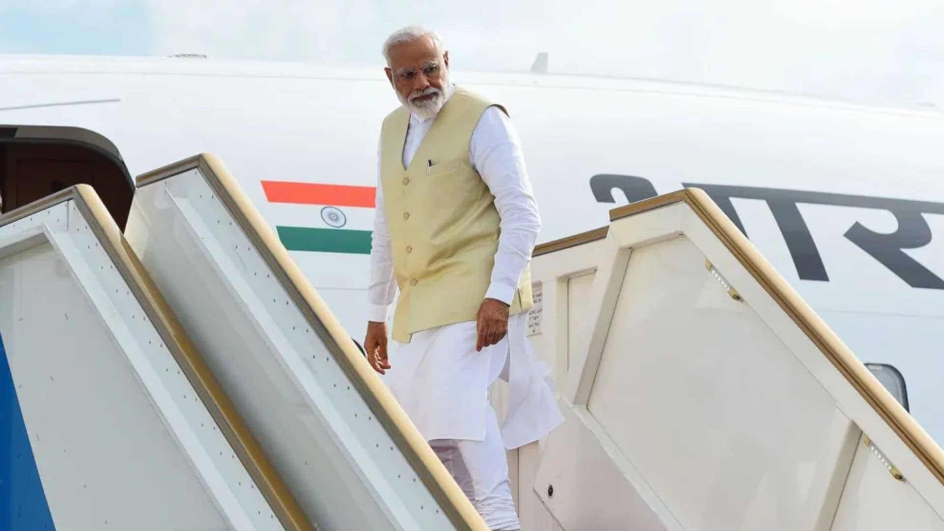 PM Narendra Modi's Flight Suffers Technical Snag At Jharkhand's Deoghar ...