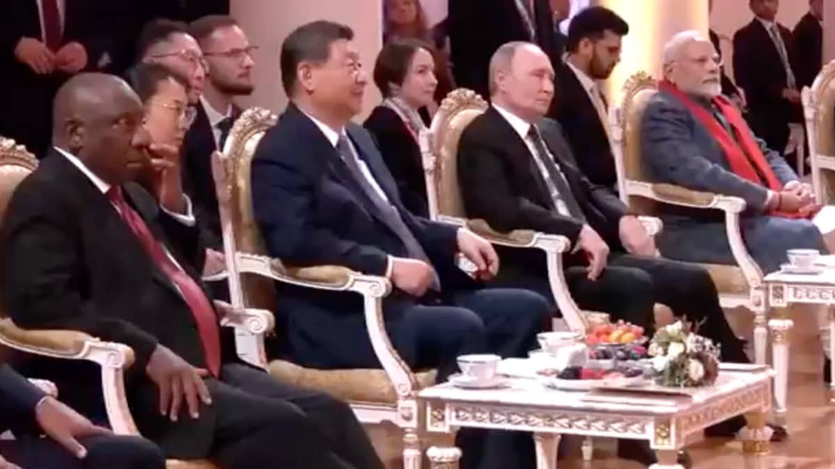 PM Modi, President Putin, Xi Jinping Attend BRICS Dinner Music Concert ...