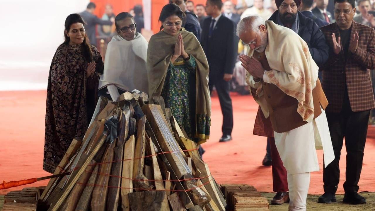 Lohri 2025: PM Modi Celebrates Harvest Festival In Delhi's Narayana ...