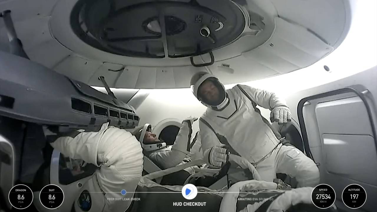 BREAKING | Polaris Dawn Spacewalk: First Glimpse From Inside The Cabin ...