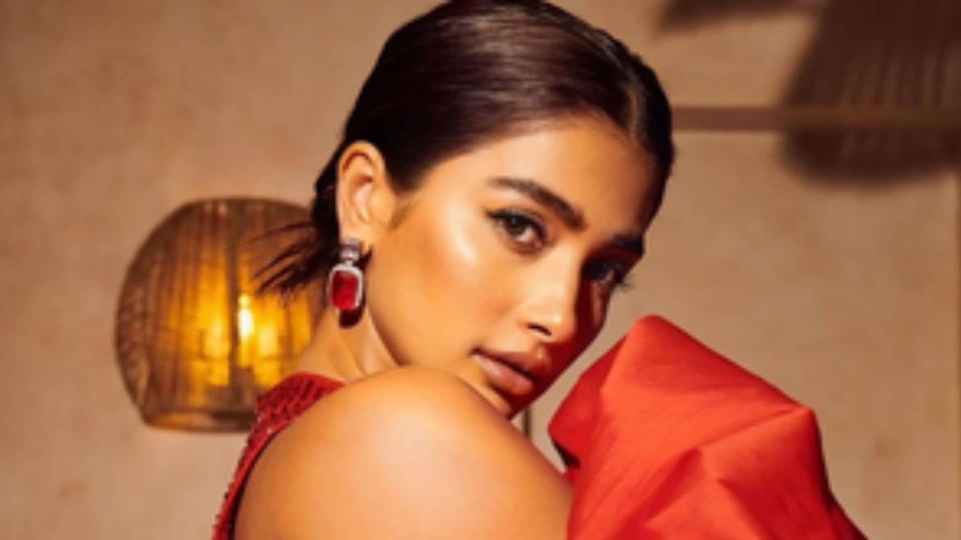 Pooja Hegde Wraps Up Shoot Of Shahid Kapoor Starrer Action Thriller ...