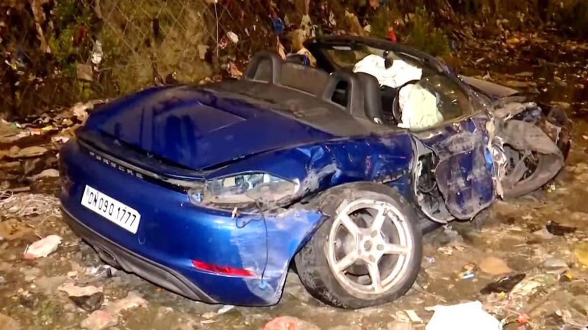 VVIP Recklessness: Porsche Racing BMW Crashes Into Divider on Mumbai ...