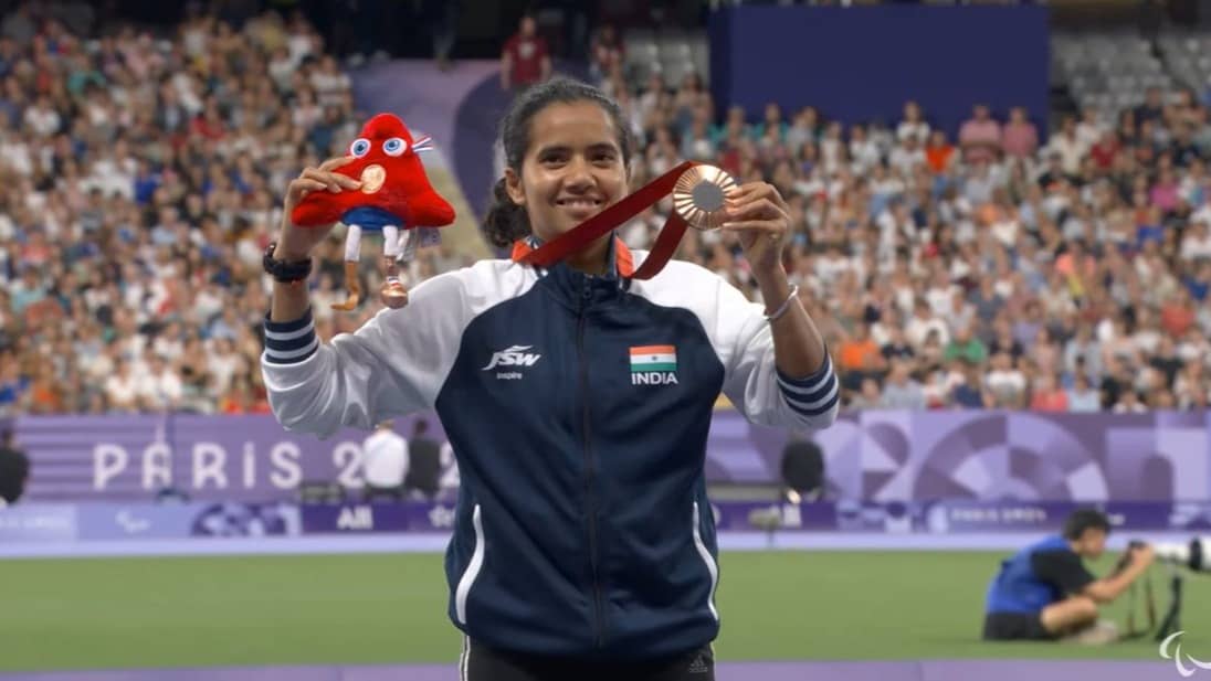 PM Modi Commends Preeti Pal's Victory at Paralympics, Calls Her Medal ...