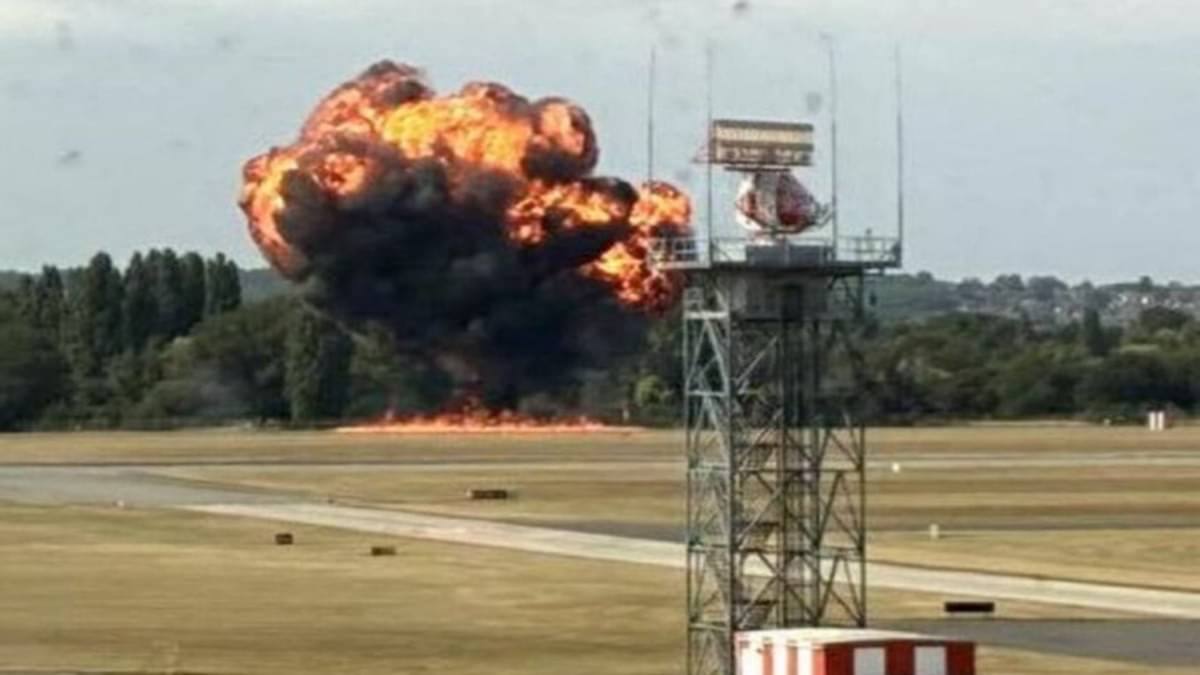 Private Aircraft Explodes Into Fireball At Southend Airport On Takeoff, Flames Engulf Runway ...