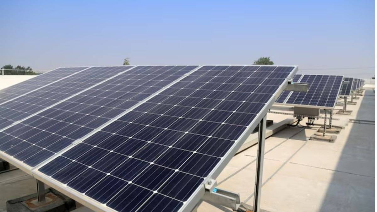 Public Sector Banks Sanction Rs 10,907 Crore For Over 5.79 Lakh Solar ...