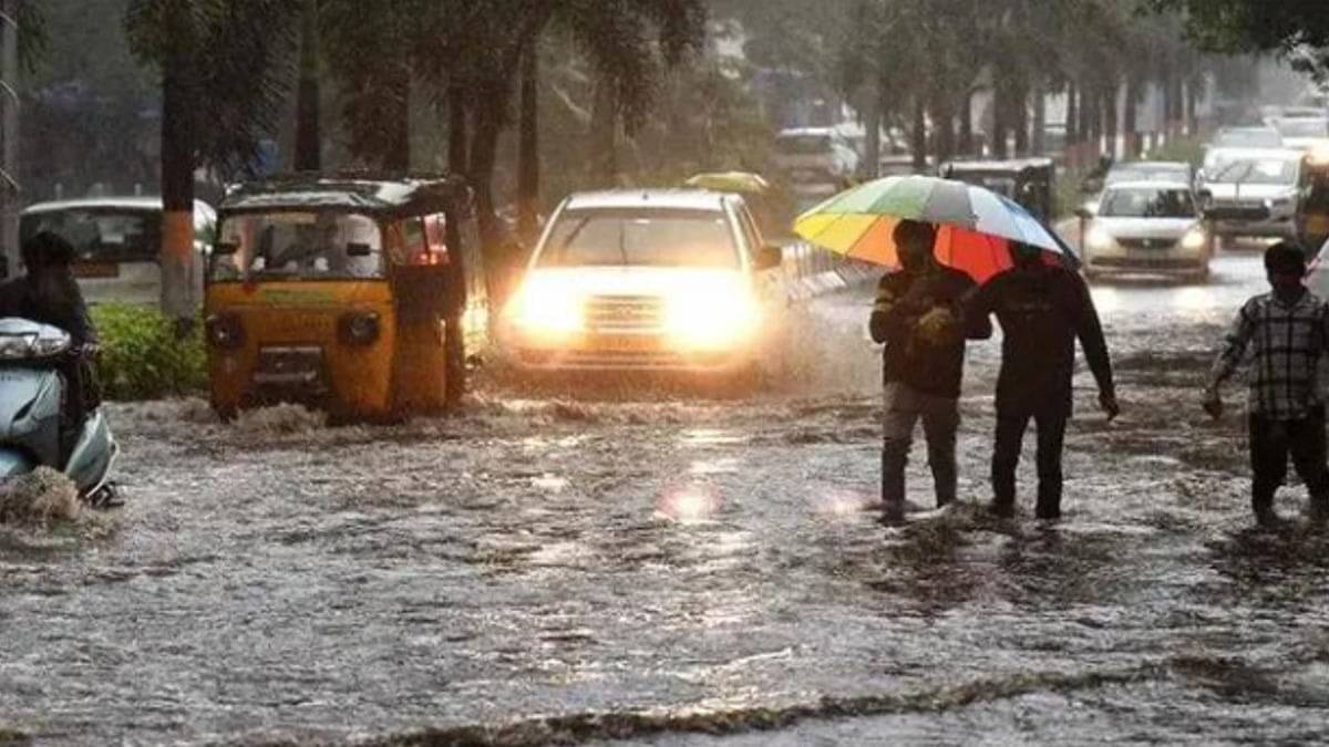 Heavy Rain Lashes Delhi-NCR: IMD Issues 'Orange Alert'; Air India, Akasa Issue Travel Advisories ...