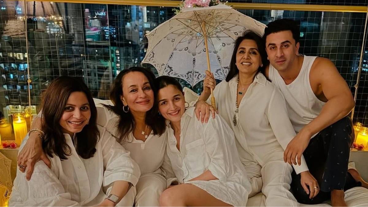 Neetu Kapoor, Soni Razdan Wish ‘Sweethearts’ Alia Bhatt-Ranbir On ...