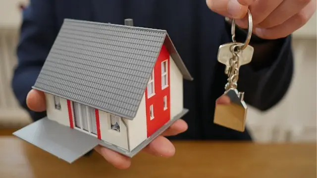 UP RERA mandates QR codes for realty projects in brochures and ads ...