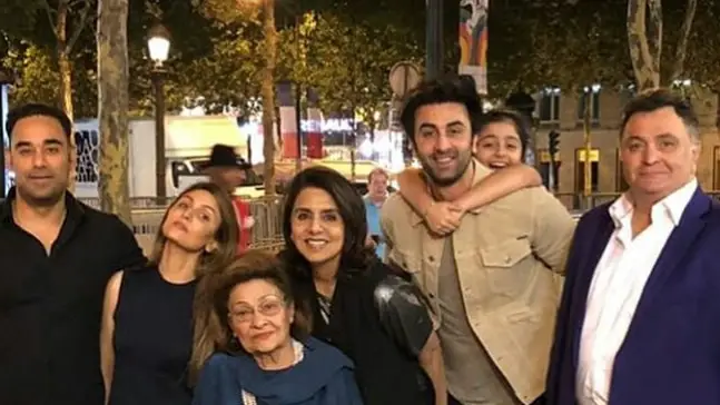 Rishi Kapoor's 72nd Birth Anniversary: Actor's Rare Family Photos That ...