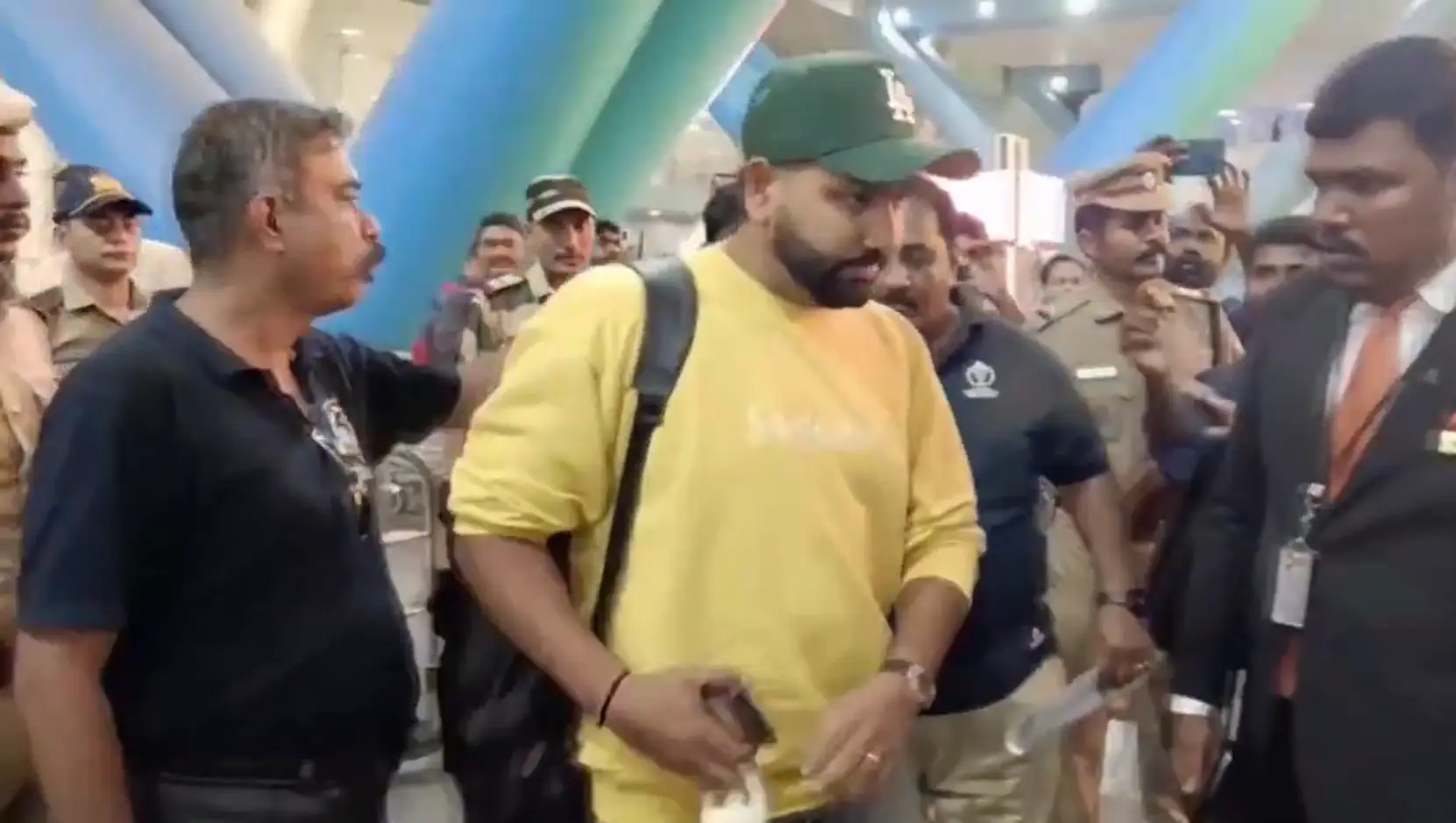 Rohit Sharma, Virat Kohli arrive in Chennai for first Test match ...