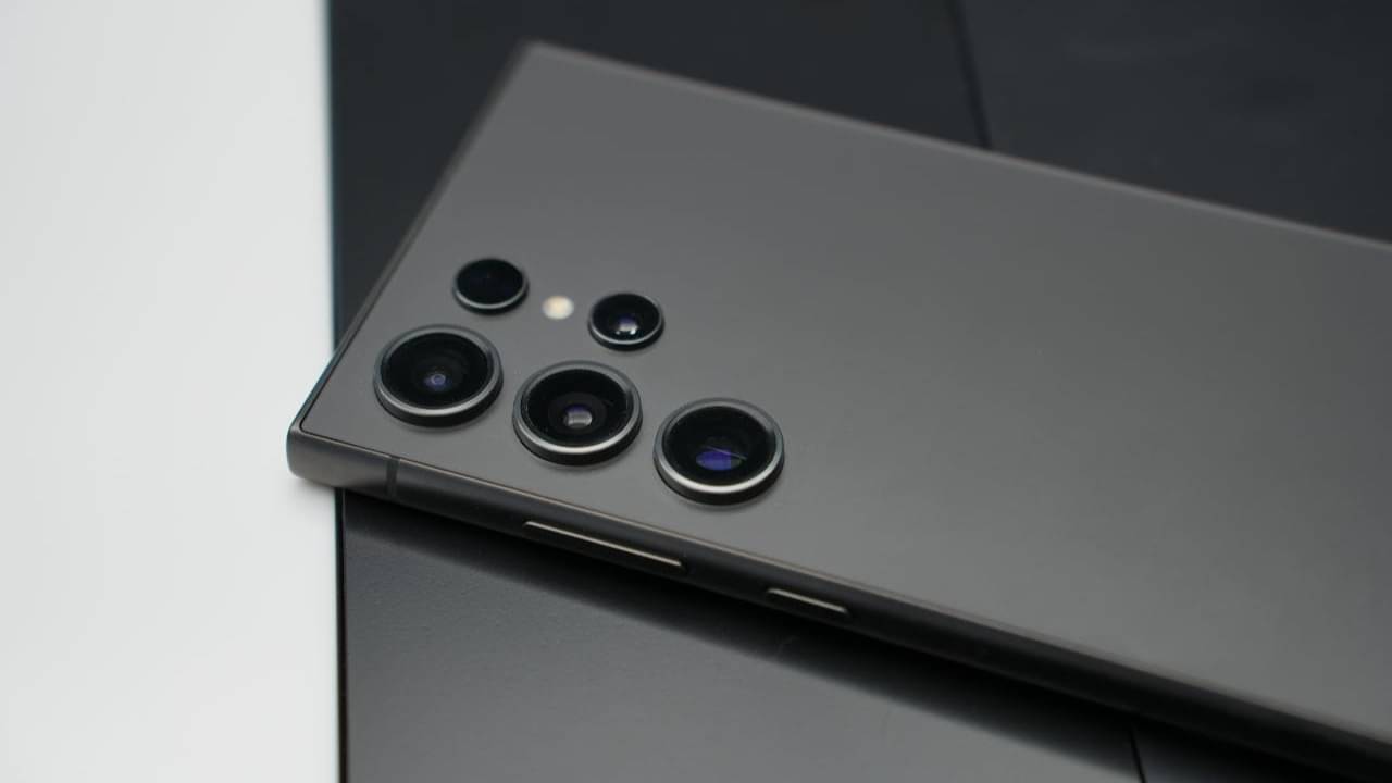 Samsung Galaxy S25 Ultra leak suggests sleek design as company prepares ... Samsung Galaxy S25 Ultra leak suggests sleek design as company prepares ...