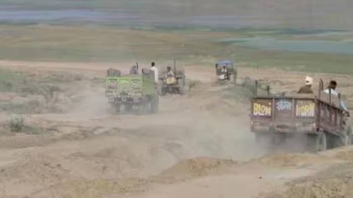 Sand Mafia Tries To Kill MP Revenue Official By Dashing Tractor Trolley ...