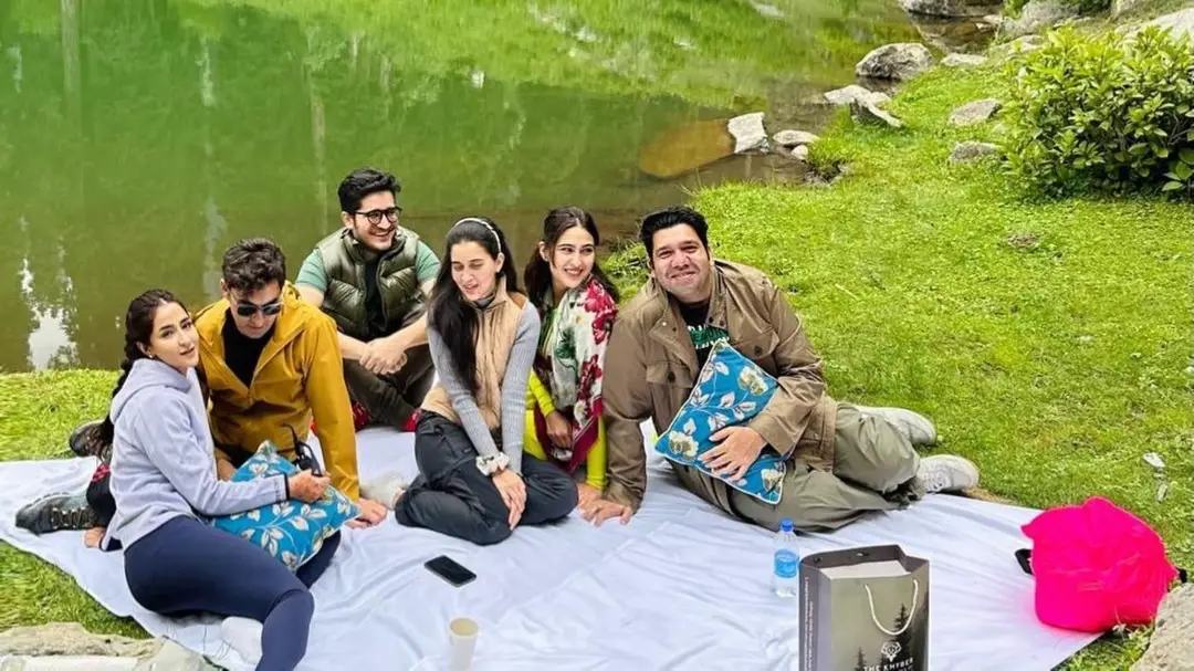 Sara Ali Khan Takes Time Out Amid Shoot To Go On A Vacation With ...