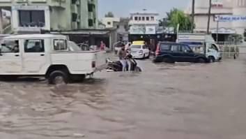 VIDEO: Severe Waterlogging In Gujarat’s Banaskantha Amid Heavy Rain Deluge | Republic World