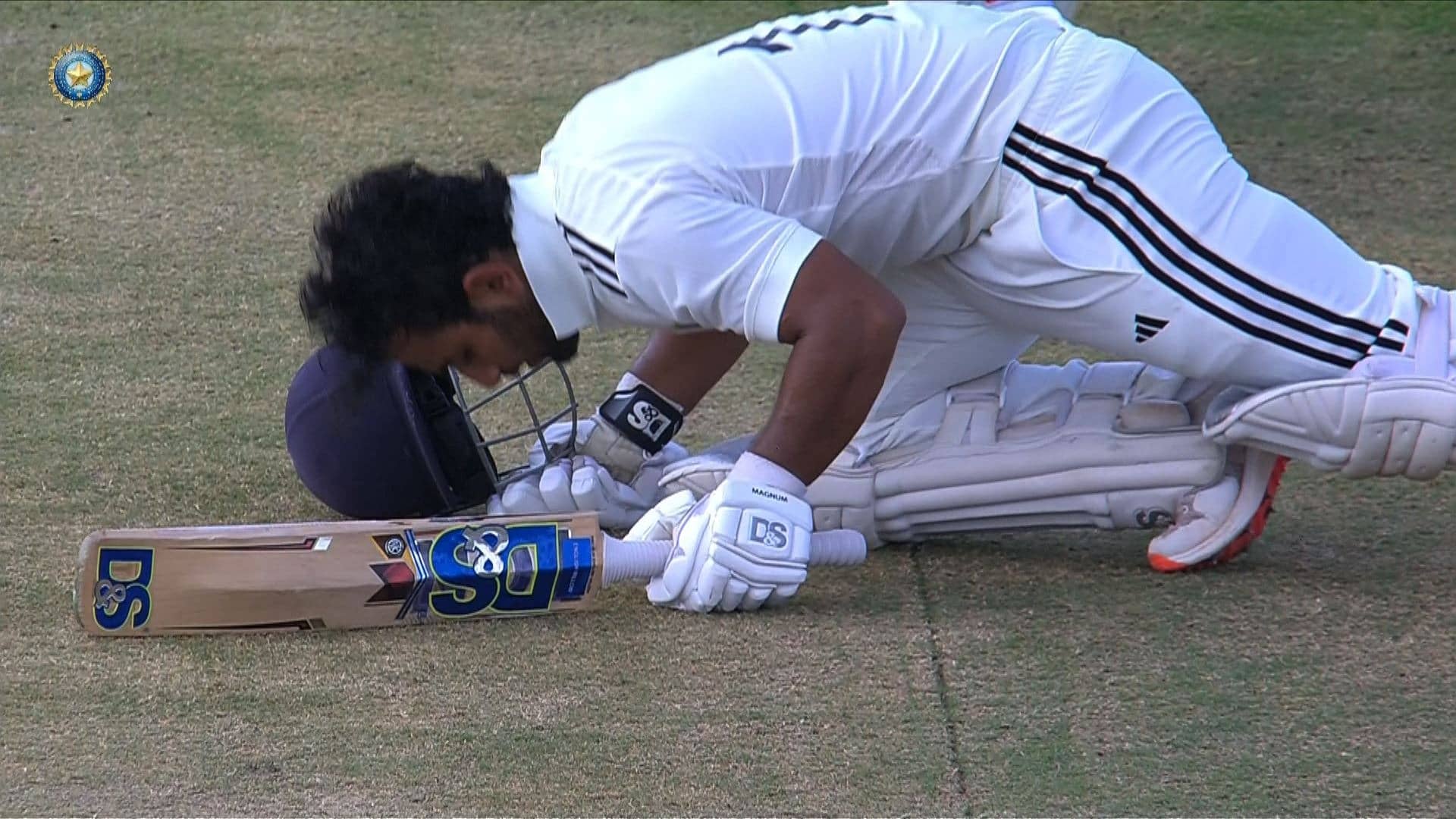 Duleep Trophy: शाश्वत रावत के शतक से भारत ए ने की वापसी | Republic Bharat