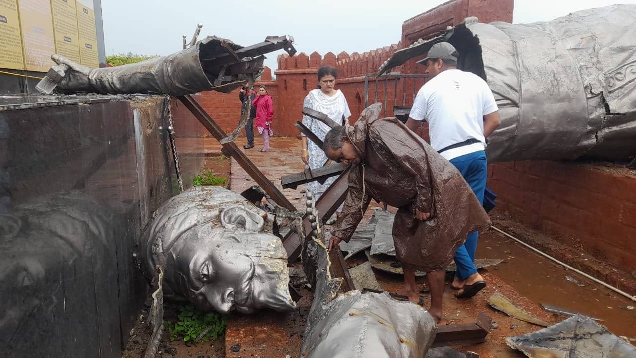 Collapsed Statue of Shivaji Maharaj Was Built by Navy; Will Build ...