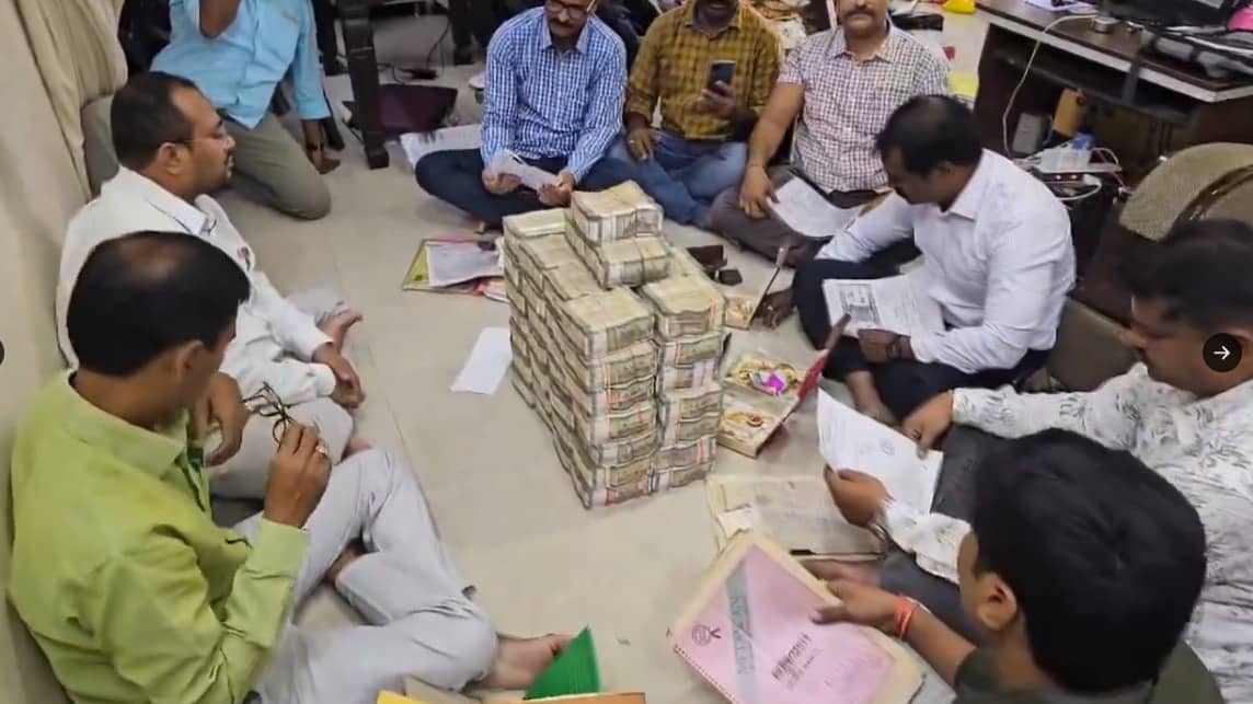 ACB Raids Revenue Officer’s Residence In Nizamabad, Uncovers Cash ...
