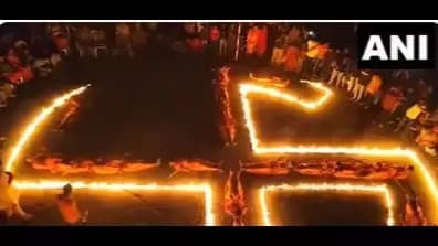 Devotees Perform 'Swastik Raas' in Jamnagar to Celebrate Navratri ...
