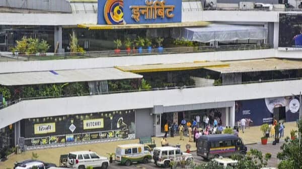 Thane: Mall in Navi Mumbai Receives Bomb Threat Via E-Mail | Republic World