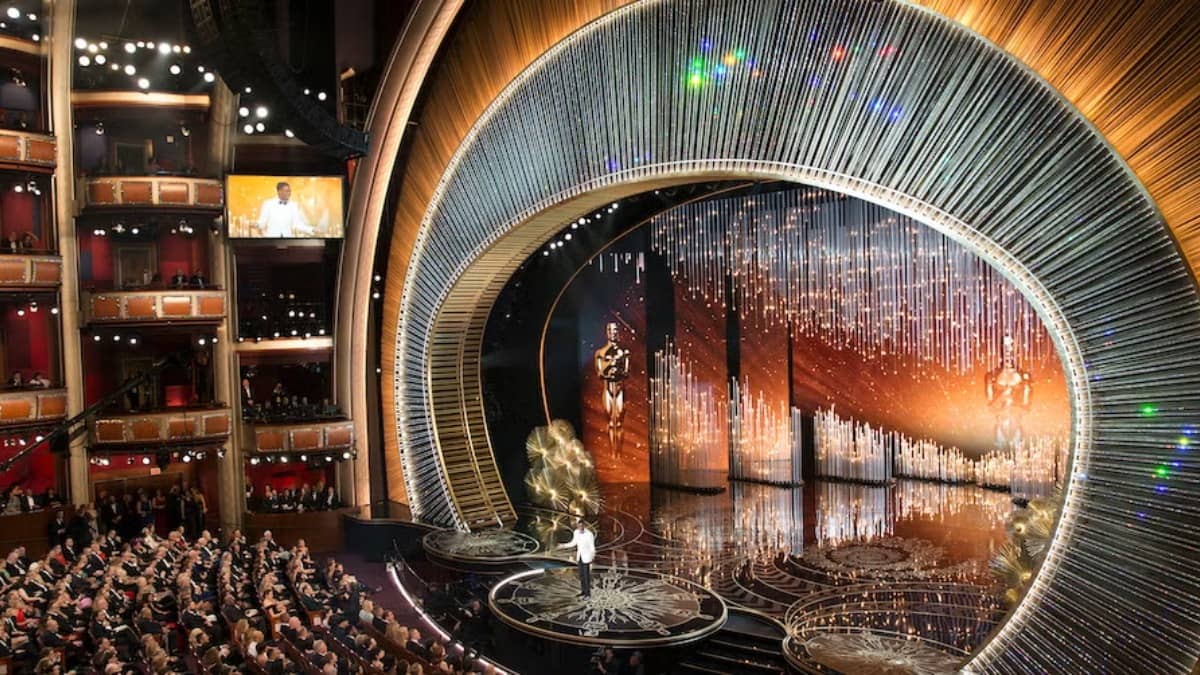 Internet Loses Calm After Discovering Oscars Is Held Inside A Mall Next ...