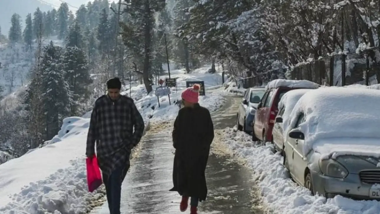 Kashmir Reels Under Intense Cold Wave Conditions Across | Republic World