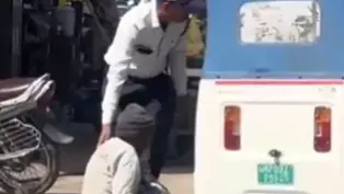 Heroic Traffic Cop Lends Hand to Divyang, Assists with Auto Rickshaw ...