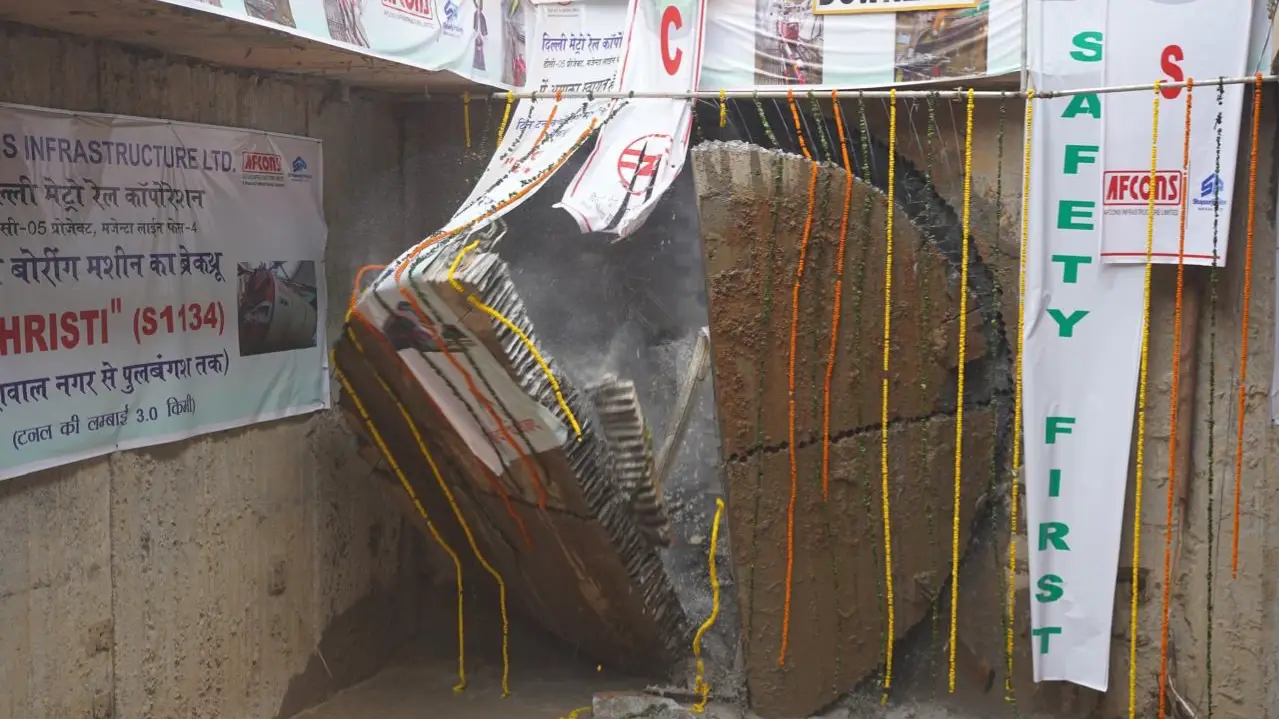 Delhi Metro Milestone: Longest Twin Tunnel Breakthrough In Phase IV Now ...