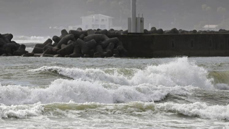 Typhoon Shanshan Disrupts Bullet Trains and Flights In Japan | Republic ...