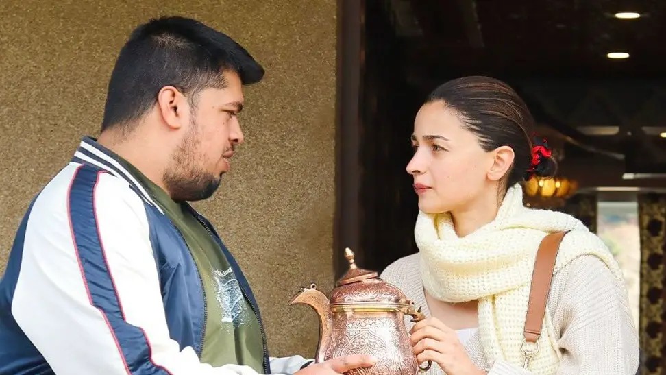 Alpha: Alia Bhatt Shares Unseen Photos From Kashmir Shoot With Sharvari ...