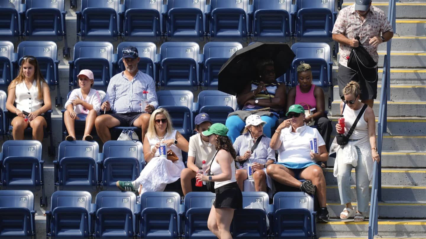US Open fans can move around in the stands and don't need to wait for ...