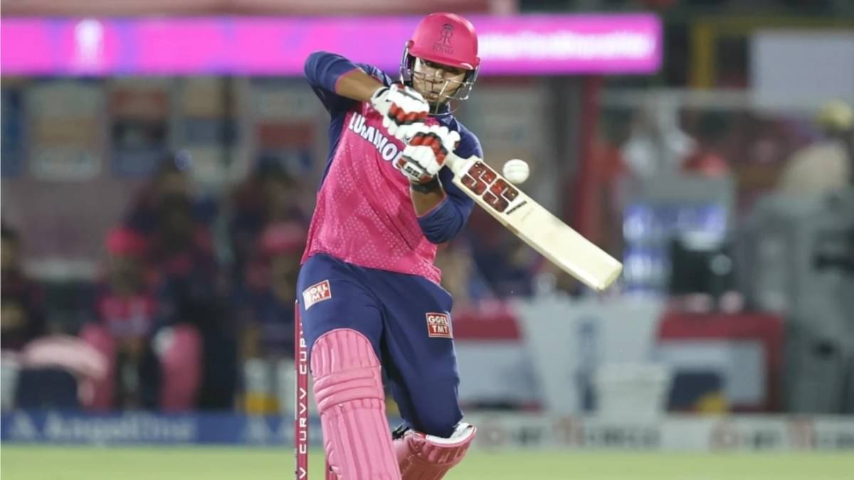 14-Year-Old Vaibhav Suryavanshi Leaves Fans In Awe, Smashes Six In His First IPL Ball: 'One Of ...
