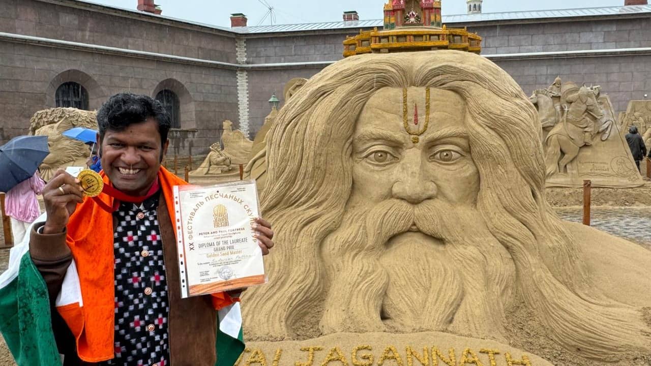 Sudarsan Pattnaik Wins Golden Sand Master Award at International ...