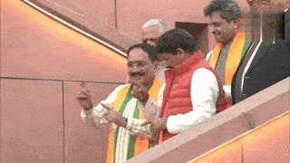 BJP Leaders Manoj Tiwari, Virendra Sachdeva Groove to Campaign Song ...
