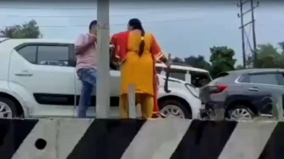 Caught on Camera: Woman Grabs Man’s Collar, Pulls Out Machete During on ...