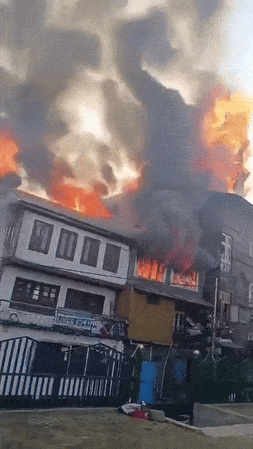 BREAKING: Massive Fire Breaks Out at Jamia Masjid in J&K's Anantnag ...
