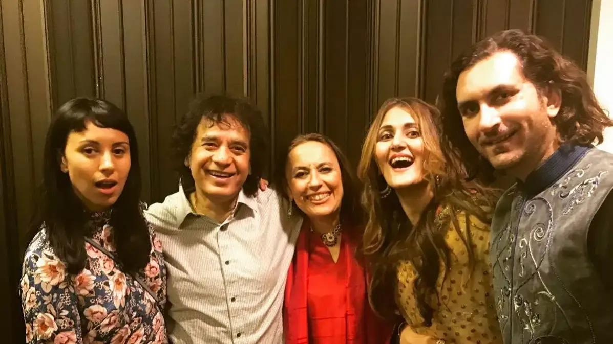 Zakir Hussain Dies At 73: Meet Tabla Legend's Wife Antonia, Daughters Anisa, Isabella Qureshi ...