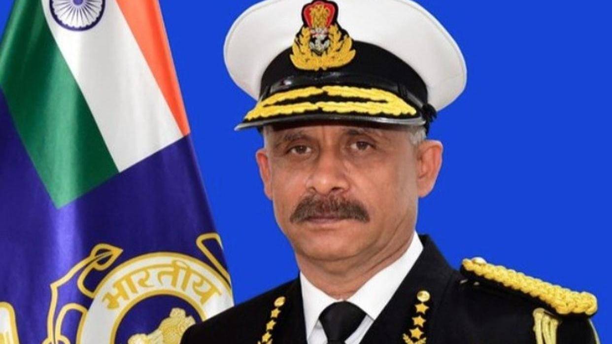 भारतीय तटरक्षक के महानिदेशक 'Virender Singh Pathania' को 'परम विशिष्ट ...