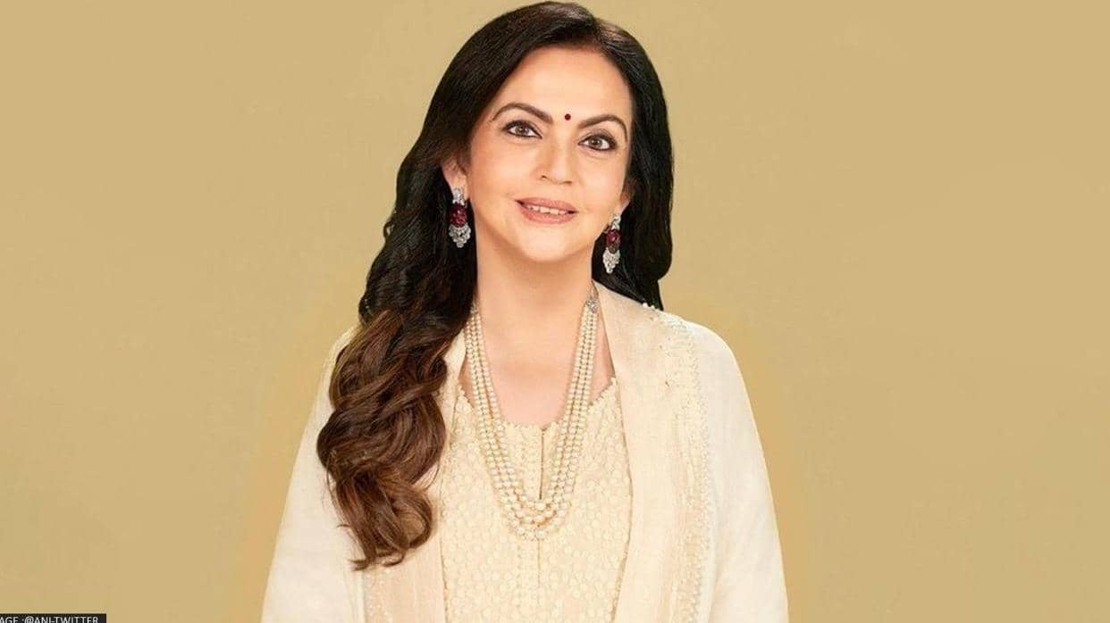 NMACC: उद्घाटन से पहले पूजा करती नजर आईं Nita Ambani, ट्रेडिशनल ड्रेस ...
